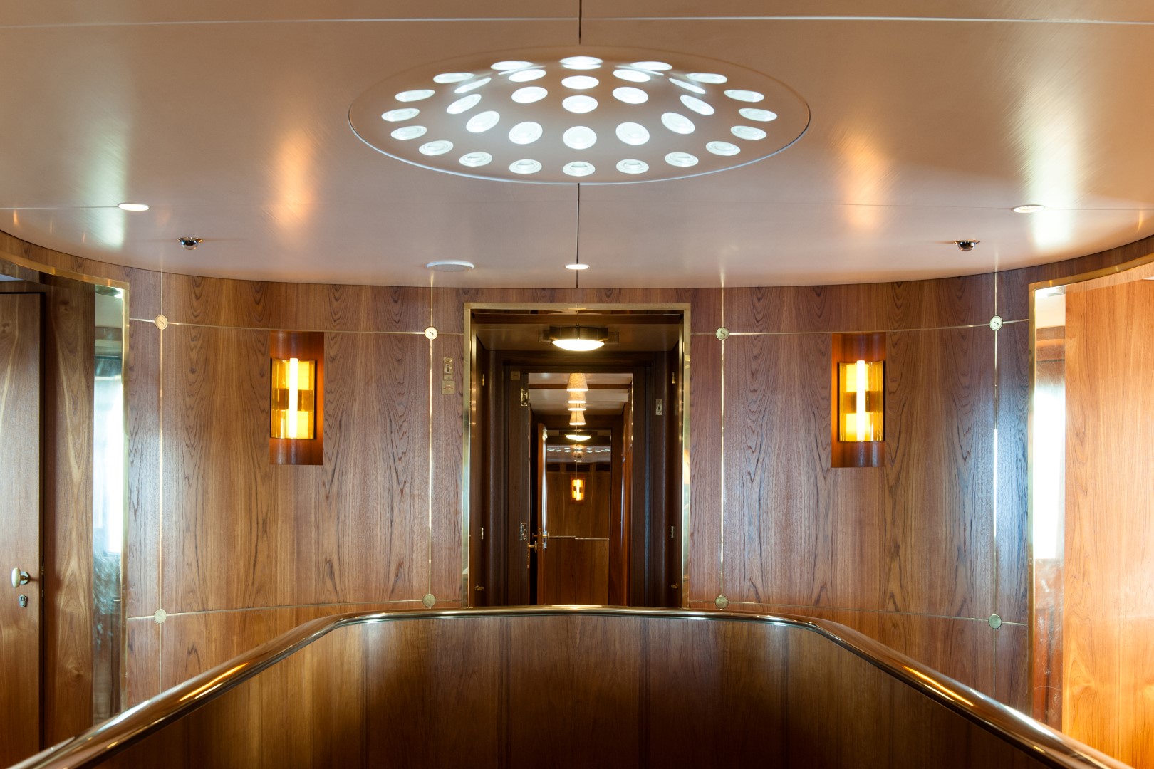 65M CLASSIC MOTOR YACHT Yacht Charter Details, Thornycroft&Co/Shemara ...